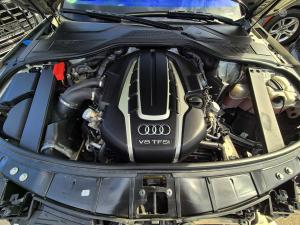 Grey Audi A8 2016 in Vilnius, with an engine capacity of 3.99 L and mileage of 163 thousand km for 10400 €, photo 36 on AUTOMOTO.COM.LV