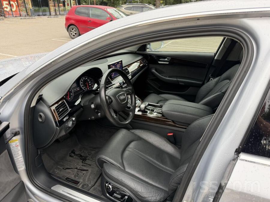Grey Audi A8 2016 in Riga, with an engine capacity of 3.00 L and mileage of 112 thousand km for 29500 €, photo 5 on AUTOMOTO.COM.LV