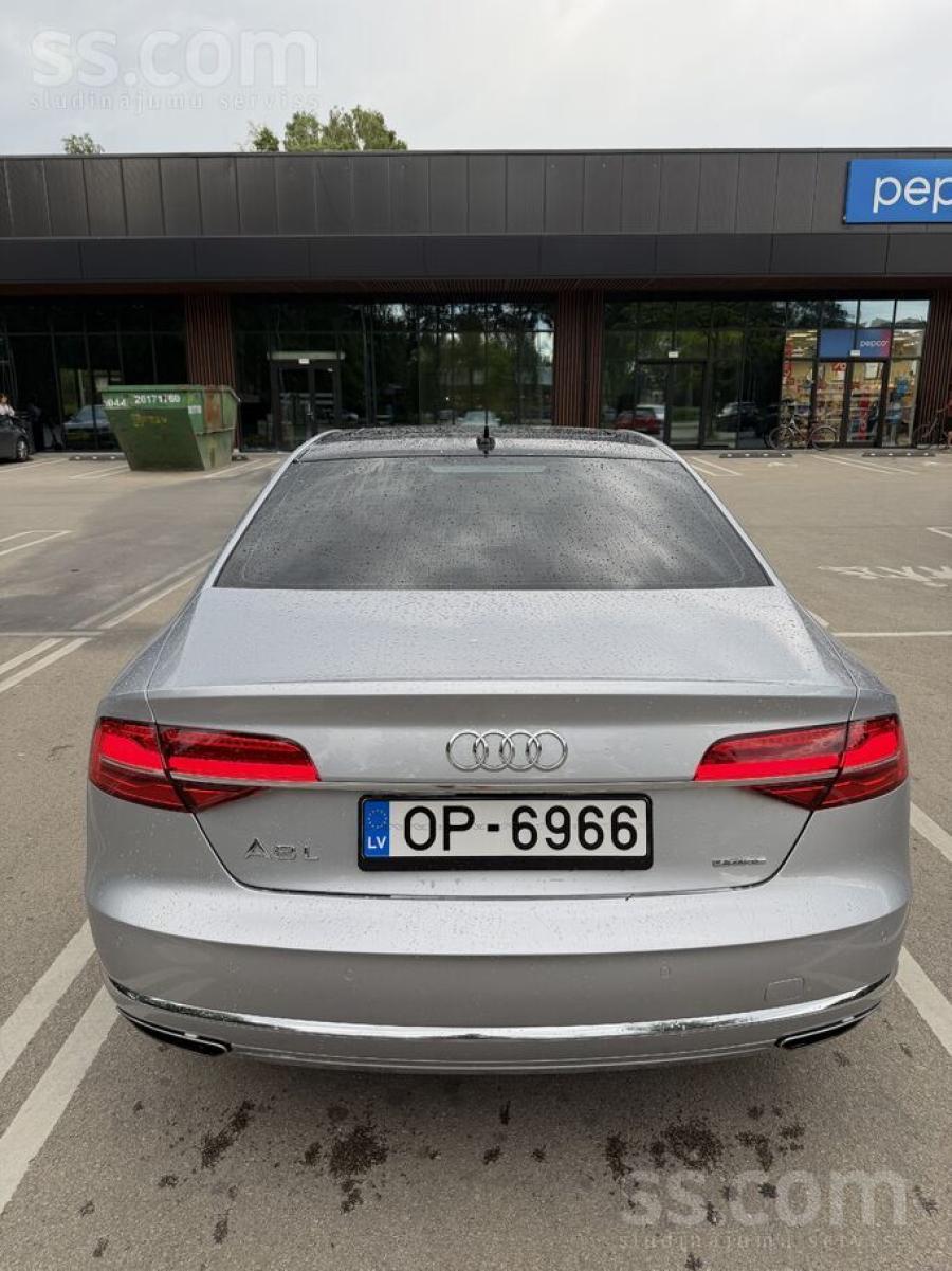 Grey Audi A8 2016 in Riga, with an engine capacity of 3.00 L and mileage of 112 thousand km for 29500 €, photo 7 on AUTOMOTO.COM.LV