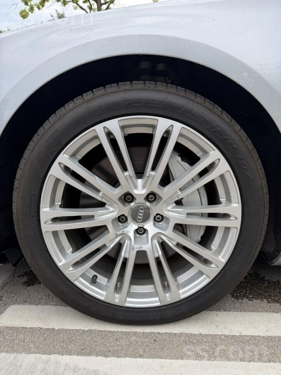 Grey Audi A8 2016 in Riga, with an engine capacity of 3.00 L and mileage of 112 thousand km for 29500 €, photo 8 on AUTOMOTO.COM.LV