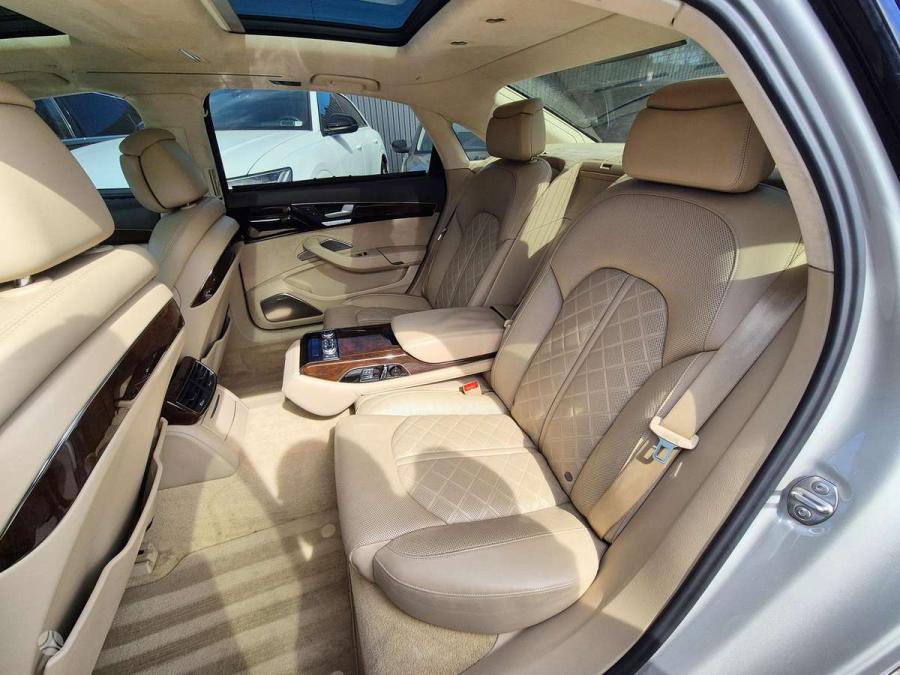 Grey Audi A8 2016 in Vilnius, with an engine capacity of 3.99 L and mileage of 163 thousand km for 9900 €, photo 10 on AUTOMOTO.COM.LV