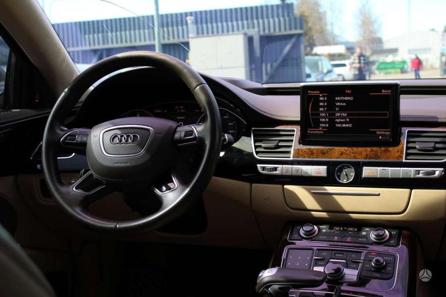 Grey Audi A8 2016 in Vilnius, with an engine capacity of 3.99 L and mileage of 163 thousand km for 9900 €, photo 15 on AUTOMOTO.COM.LV