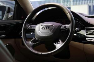 Grey Audi A8 2016 in Vilnius, with an engine capacity of 3.99 L and mileage of 163 thousand km for 9900 €, photo 17 on AUTOMOTO.COM.LV