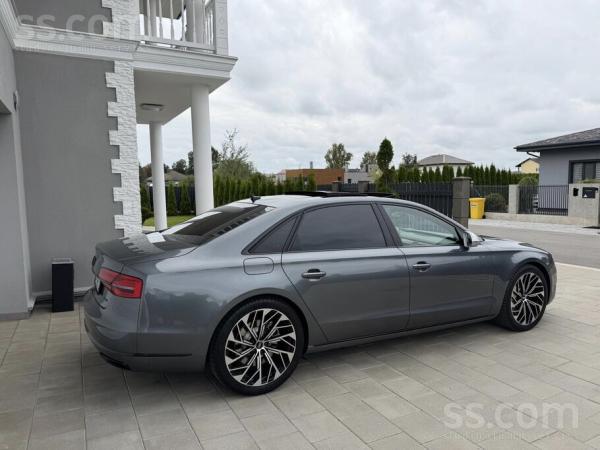 Grey Audi A8 2016 in Riga, with an engine capacity of 3.00 L and mileage of 213 thousand km for 20000 €, photo 6 on AUTOMOTO.COM.LV
