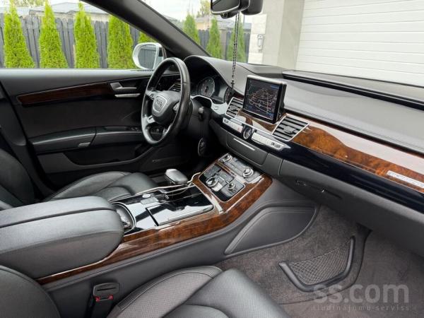 Grey Audi A8 2016 in Riga, with an engine capacity of 3.00 L and mileage of 213 thousand km for 20000 €, photo 7 on AUTOMOTO.COM.LV