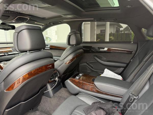 Grey Audi A8 2016 in Riga, with an engine capacity of 3.00 L and mileage of 213 thousand km for 20000 €, photo 8 on AUTOMOTO.COM.LV