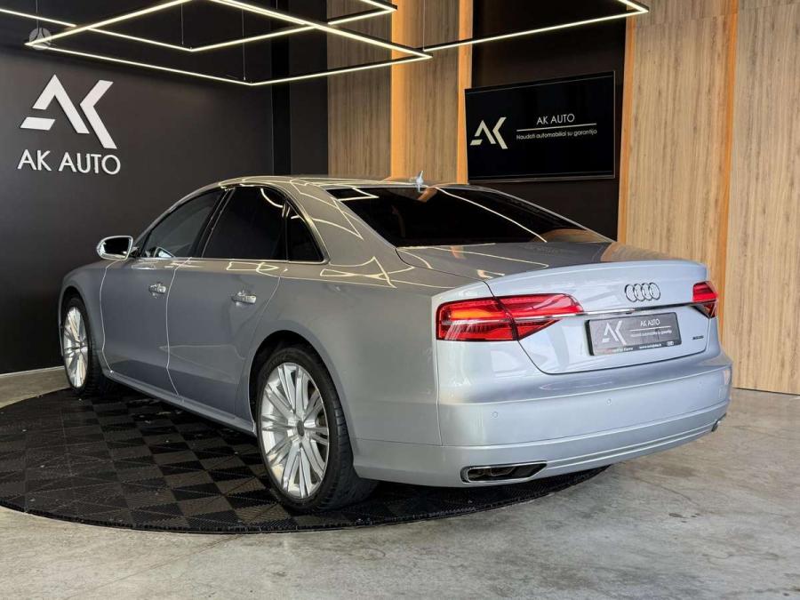 Grey Audi A8 2017 in Kaunas, with an engine capacity of 2.97 L and mileage of 134 thousand km for 28990 €, photo 8 on AUTOMOTO.COM.LV