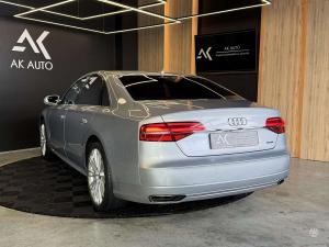 Grey Audi A8 2017 in Kaunas, with an engine capacity of 2.97 L and mileage of 134 thousand km for 28990 €, photo 9 on AUTOMOTO.COM.LV