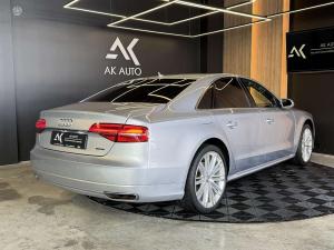 Grey Audi A8 2017 in Kaunas, with an engine capacity of 2.97 L and mileage of 134 thousand km for 28990 €, photo 12 on AUTOMOTO.COM.LV