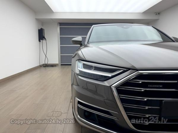 Grey Audi A8 2017 in Tartu, with an engine capacity of 3.00 L and mileage of 80 thousand km for 41900 €, photo 5 on AUTOMOTO.COM.LV