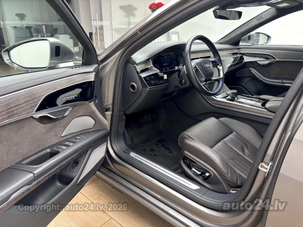 Grey Audi A8 2017 in Tartu, with an engine capacity of 3.00 L and mileage of 80 thousand km for 41900 €, photo 10 on AUTOMOTO.COM.LV