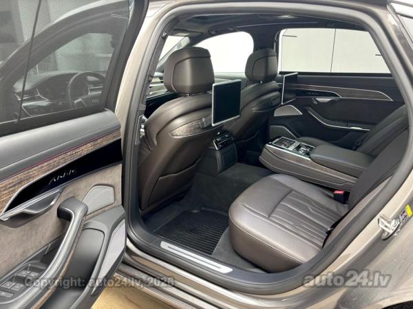 Grey Audi A8 2017 in Tartu, with an engine capacity of 3.00 L and mileage of 80 thousand km for 41900 €, photo 11 on AUTOMOTO.COM.LV