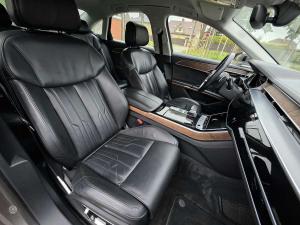 Pelēks Audi A8 2017 Šauļi, ar dzinēja tilpumu 2.97 L un nobraukumu 380 tūkst. km par 25000 €, foto 17 vietnē AUTOMOTO.COM.LV