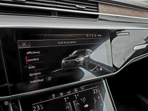 Pelēks Audi A8 2017 Šauļi, ar dzinēja tilpumu 2.97 L un nobraukumu 380 tūkst. km par 25000 €, foto 32 vietnē AUTOMOTO.COM.LV
