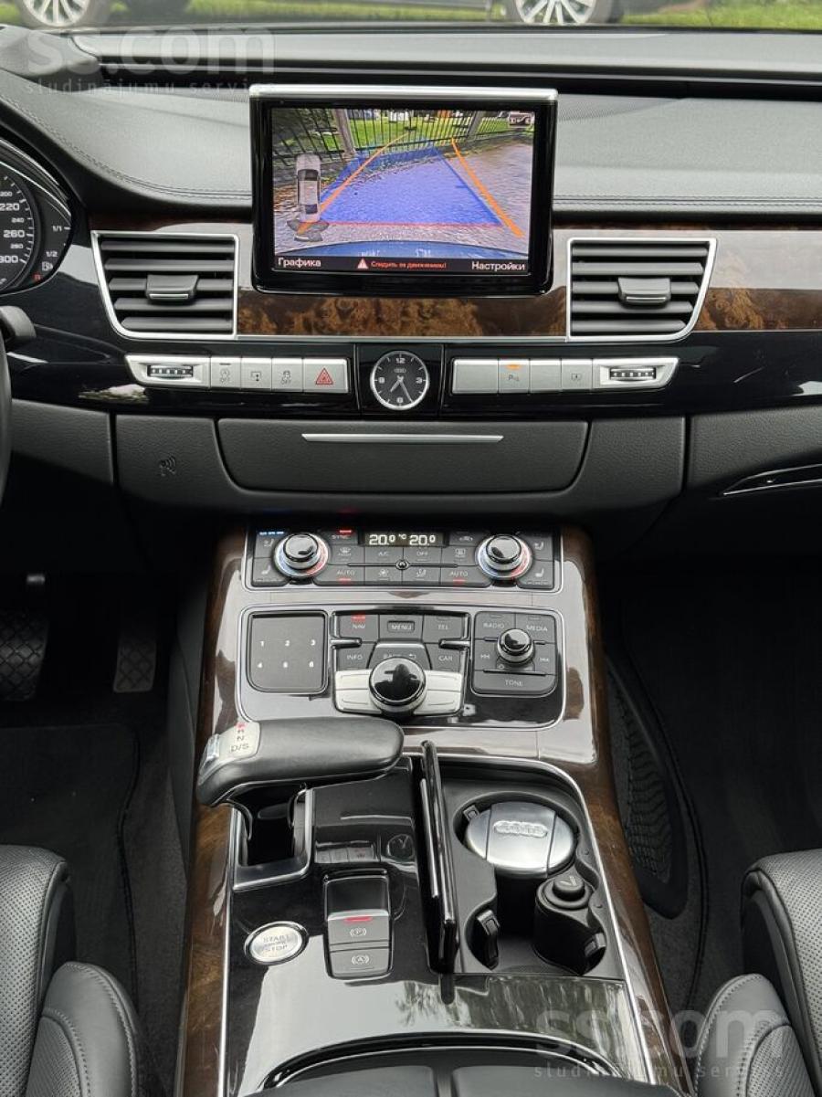 Pelēks Audi A8 2017 Rīga, ar dzinēja tilpumu 3.00 L un nobraukumu 252 tūkst. km par 21800 €, foto 24 vietnē AUTOMOTO.COM.LV