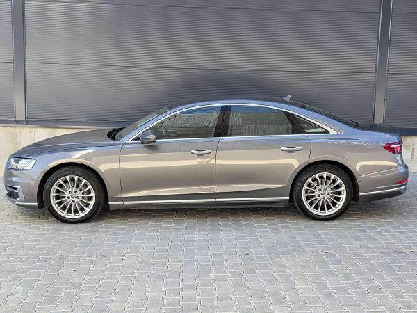 Pelēks Audi A8 2017 Šauļi, ar dzinēja tilpumu 2.97 L un nobraukumu 380 tūkst. km par 22500 €, foto 4 vietnē AUTOMOTO.COM.LV