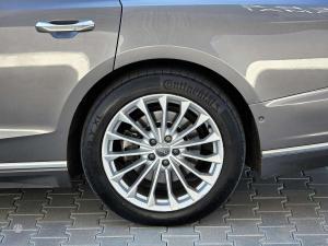 Pelēks Audi A8 2017 Šauļi, ar dzinēja tilpumu 2.97 L un nobraukumu 380 tūkst. km par 22500 €, foto 5 vietnē AUTOMOTO.COM.LV