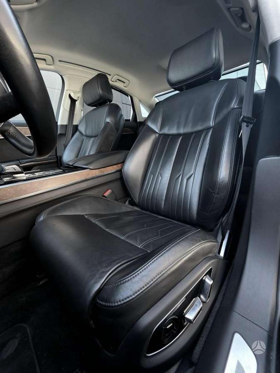 Pelēks Audi A8 2017 Šauļi, ar dzinēja tilpumu 2.97 L un nobraukumu 380 tūkst. km par 22500 €, foto 20 vietnē AUTOMOTO.COM.LV