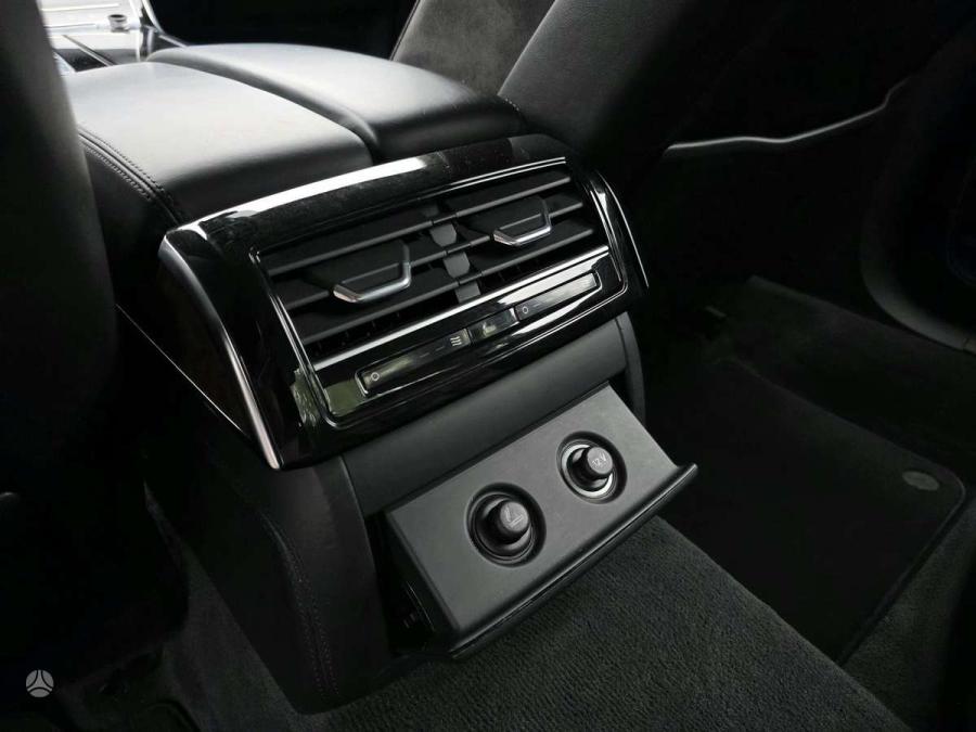 Pelēks Audi A8 2017 Šauļi, ar dzinēja tilpumu 2.97 L un nobraukumu 380 tūkst. km par 22500 €, foto 30 vietnē AUTOMOTO.COM.LV