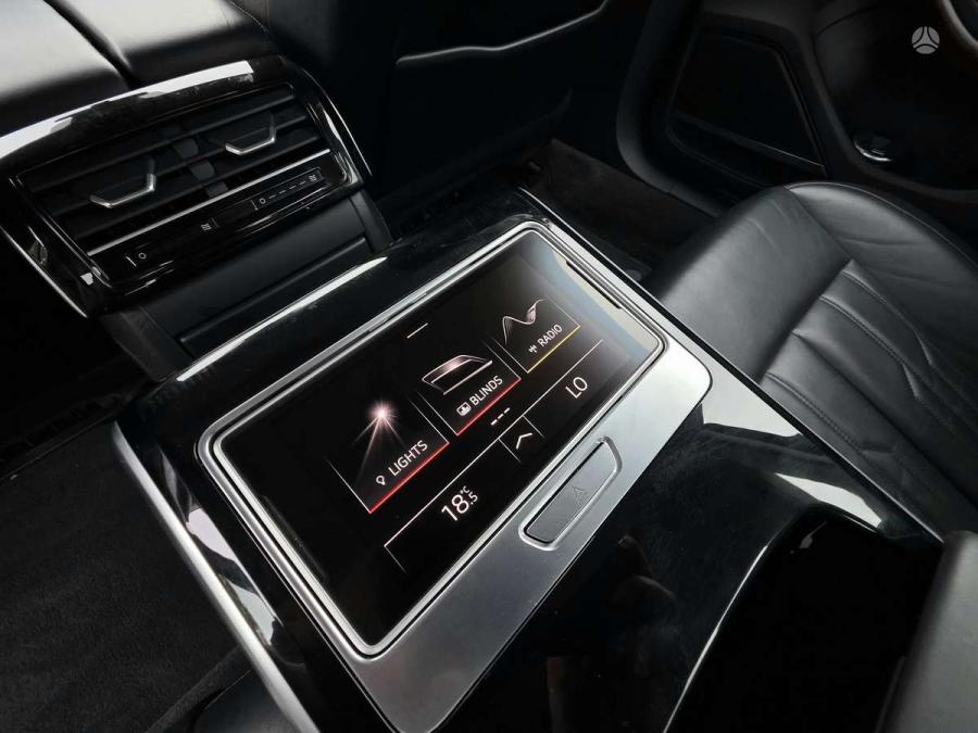 Pelēks Audi A8 2017 Šauļi, ar dzinēja tilpumu 2.97 L un nobraukumu 380 tūkst. km par 22500 €, foto 31 vietnē AUTOMOTO.COM.LV