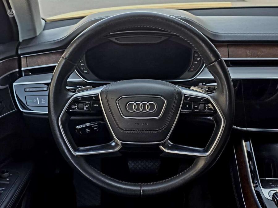 Pelēks Audi A8 2017 Šauļi, ar dzinēja tilpumu 2.97 L un nobraukumu 380 tūkst. km par 22500 €, foto 33 vietnē AUTOMOTO.COM.LV