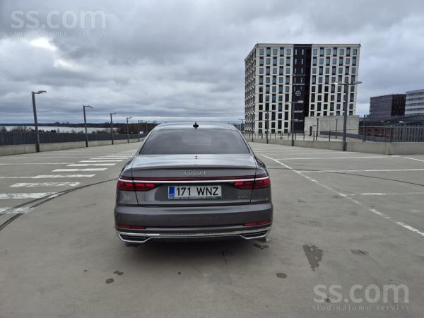 Grey Audi A8 2018 in Riga, with an engine capacity of 3.00 L and mileage of 133 thousand km for 49900 €, photo 3 on AUTOMOTO.COM.LV
