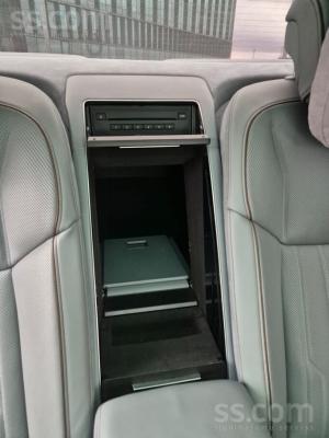 Grey Audi A8 2018 in Riga, with an engine capacity of 3.00 L and mileage of 133 thousand km for 49900 €, photo 10 on AUTOMOTO.COM.LV