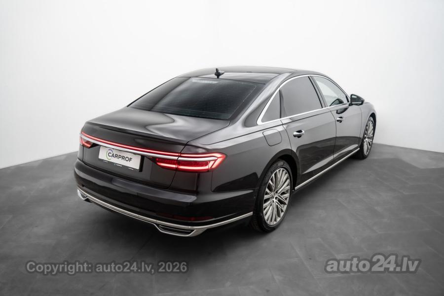 Grey Audi A8 2018 in Tallinn, with an engine capacity of 3.00 L and mileage of 238 thousand km for 30999 €, photo 5 on AUTOMOTO.COM.LV