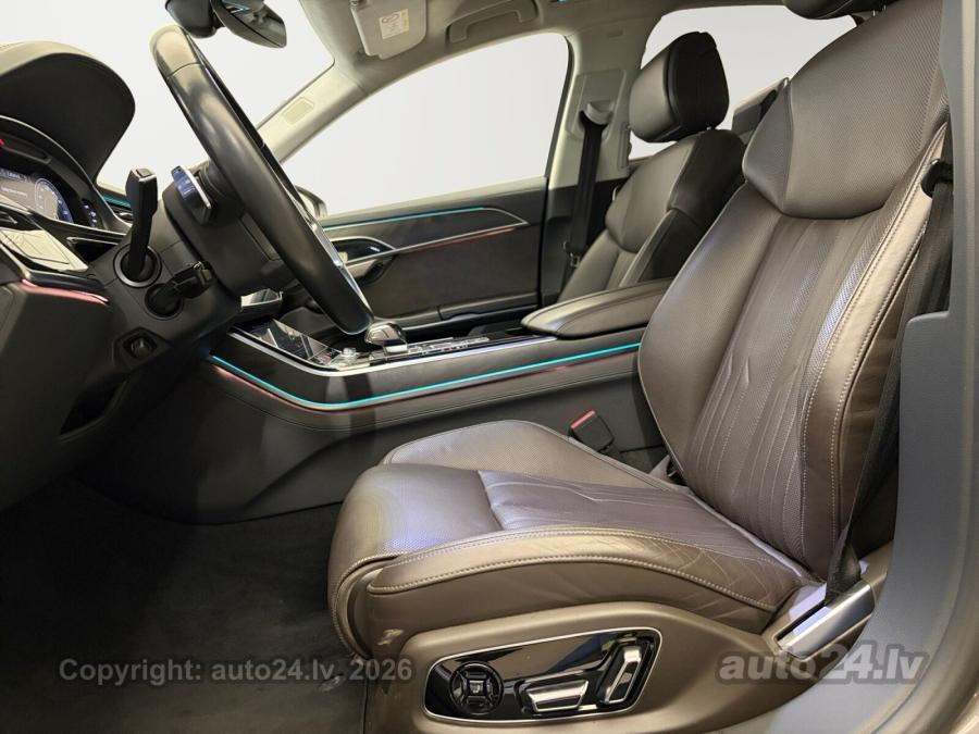 Grey Audi A8 2018 in Tallinn, with an engine capacity of 3.00 L and mileage of 201 thousand km for 33900 €, photo 6 on AUTOMOTO.COM.LV