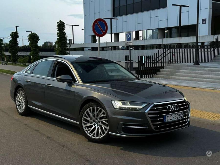 Grey Audi A8 2018 in Riga, with an engine capacity of 3.00 L and mileage of 262 thousand km for 32700 €, photo 3 on AUTOMOTO.COM.LV