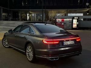 Grey Audi A8 2018 in Riga, with an engine capacity of 3.00 L and mileage of 262 thousand km for 32700 €, photo 8 on AUTOMOTO.COM.LV