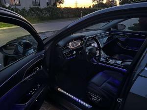 Grey Audi A8 2018 in Riga, with an engine capacity of 3.00 L and mileage of 262 thousand km for 32700 €, photo 13 on AUTOMOTO.COM.LV
