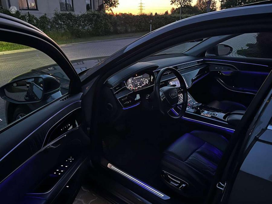 Grey Audi A8 2018 in Riga, with an engine capacity of 3.00 L and mileage of 262 thousand km for 32700 €, photo 13 on AUTOMOTO.COM.LV