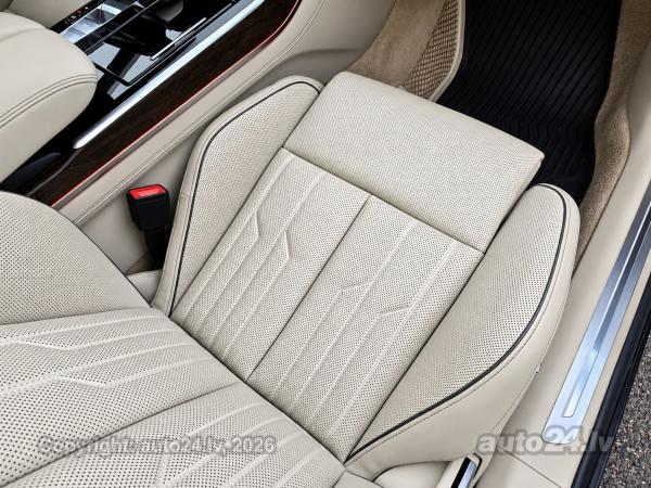 Pelēks Audi A8 2018 Tallina, ar dzinēja tilpumu 3.00 L un nobraukumu 239 tūkst. km par 30990 €, foto 11 vietnē AUTOMOTO.COM.LV