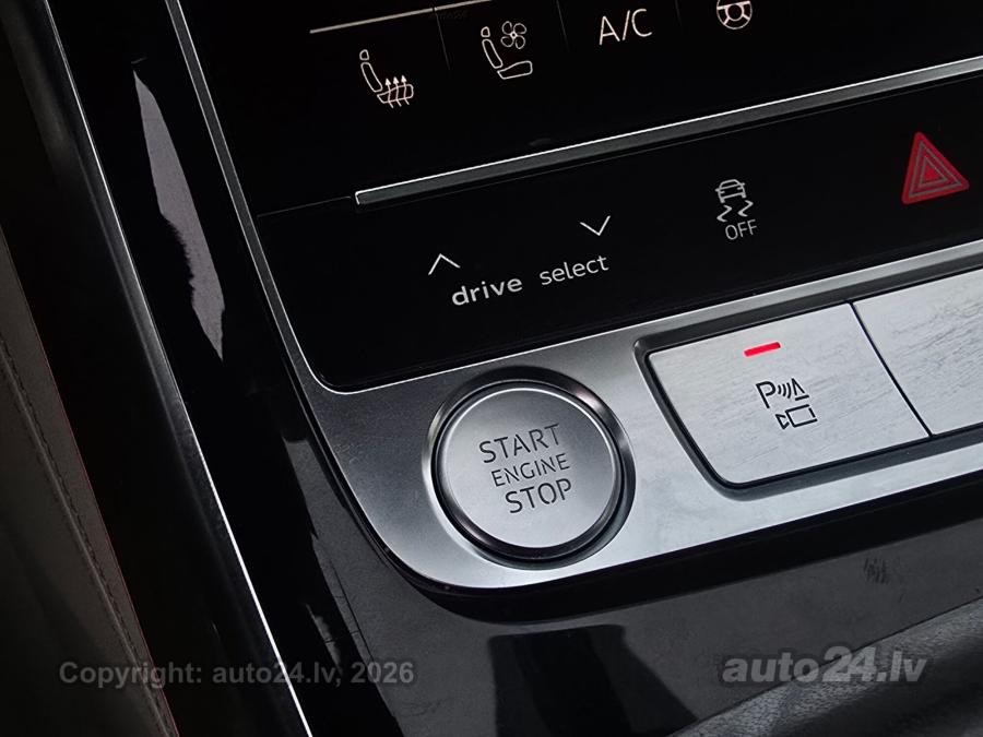 Grey Audi A8 2018 in Tallinn, with an engine capacity of 3.00 L and mileage of 239 thousand km for 30990 €, photo 25 on AUTOMOTO.COM.LV