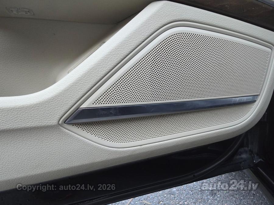 Grey Audi A8 2018 in Tallinn, with an engine capacity of 3.00 L and mileage of 239 thousand km for 30990 €, photo 26 on AUTOMOTO.COM.LV