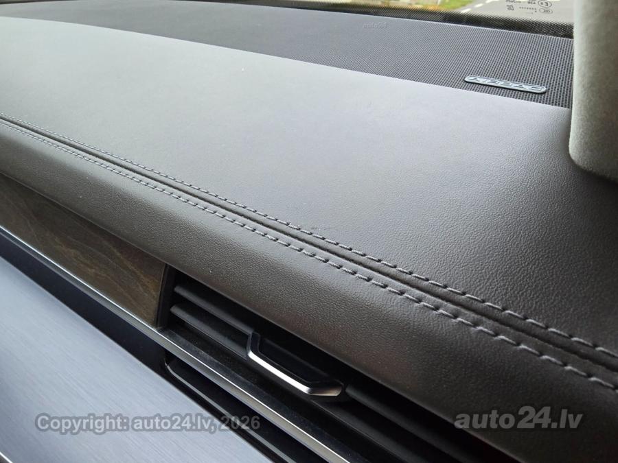 Grey Audi A8 2018 in Tallinn, with an engine capacity of 3.00 L and mileage of 239 thousand km for 30990 €, photo 28 on AUTOMOTO.COM.LV