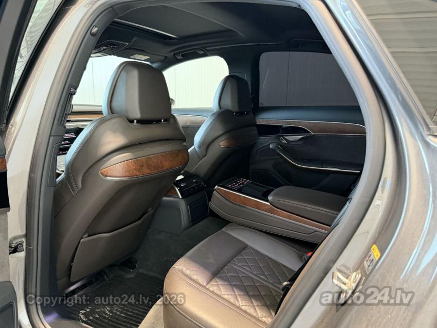 Grey Audi A8 2019 in Tartu, with an engine capacity of 3.00 L and mileage of 145 thousand km for 40900 €, photo 7 on AUTOMOTO.COM.LV