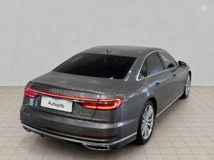 Grey Audi A8 2019 in Kaunas, with an engine capacity of 2.97 L and mileage of 197 thousand km for 32800 €, photo 4 on AUTOMOTO.COM.LV