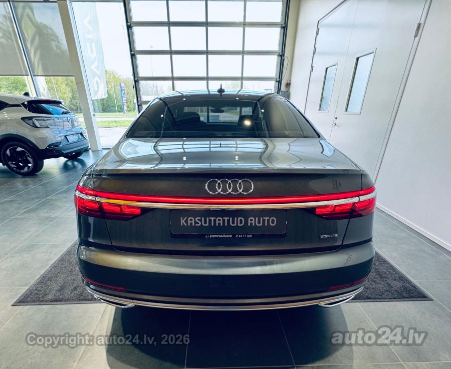 Pelēks Audi A8 2020 Pērnava, ar dzinēja tilpumu 3.00 L un nobraukumu 120 tūkst. km par 42900 €, foto 14 vietnē AUTOMOTO.COM.LV