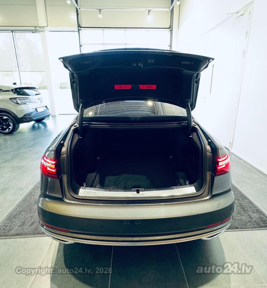 Pelēks Audi A8 2020 Pērnava, ar dzinēja tilpumu 3.00 L un nobraukumu 120 tūkst. km par 42900 €, foto 15 vietnē AUTOMOTO.COM.LV