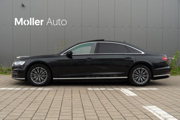 Grey Audi A8 2021 in Vilnius, with an engine capacity of 3.00 L and mileage of 113 thousand km for 48000 €, photo 2 on AUTOMOTO.COM.LV