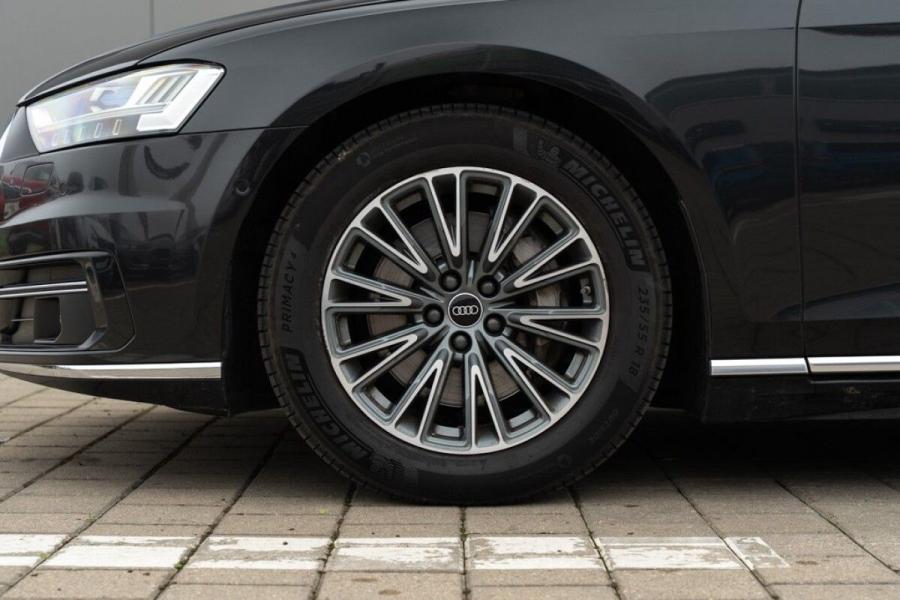 Pelēks Audi A8 2021 Viļņa, ar dzinēja tilpumu 3.00 L un nobraukumu 113 tūkst. km par 48000 €, foto 4 vietnē AUTOMOTO.COM.LV