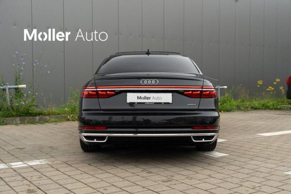 Grey Audi A8 2021 in Vilnius, with an engine capacity of 3.00 L and mileage of 113 thousand km for 48000 €, photo 5 on AUTOMOTO.COM.LV