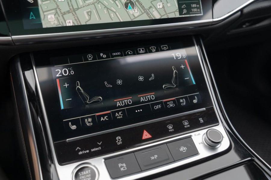 Pelēks Audi A8 2021 Viļņa, ar dzinēja tilpumu 3.00 L un nobraukumu 113 tūkst. km par 48000 €, foto 13 vietnē AUTOMOTO.COM.LV