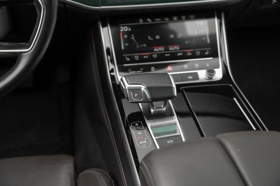 Pelēks Audi A8 2021 Viļņa, ar dzinēja tilpumu 3.00 L un nobraukumu 113 tūkst. km par 48000 €, foto 14 vietnē AUTOMOTO.COM.LV