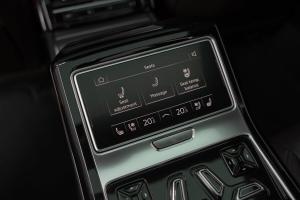 Pelēks Audi A8 2021 Viļņa, ar dzinēja tilpumu 3.00 L un nobraukumu 113 tūkst. km par 48000 €, foto 20 vietnē AUTOMOTO.COM.LV