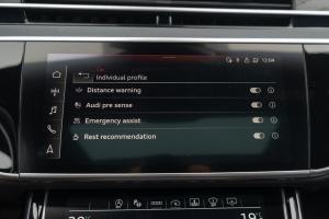 Pelēks Audi A8 2021 Viļņa, ar dzinēja tilpumu 3.00 L un nobraukumu 113 tūkst. km par 48000 €, foto 28 vietnē AUTOMOTO.COM.LV