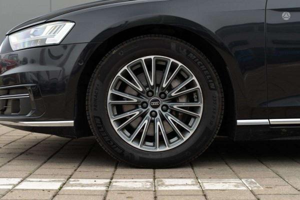 Grey Audi A8 2021 in Vilnius, with an engine capacity of 3.00 L and mileage of 113 thousand km for 48000 €, photo 3 on AUTOMOTO.COM.LV