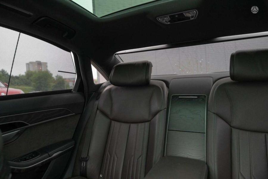 Pelēks Audi A8 2021 Viļņa, ar dzinēja tilpumu 3.00 L un nobraukumu 113 tūkst. km par 48000 €, foto 18 vietnē AUTOMOTO.COM.LV